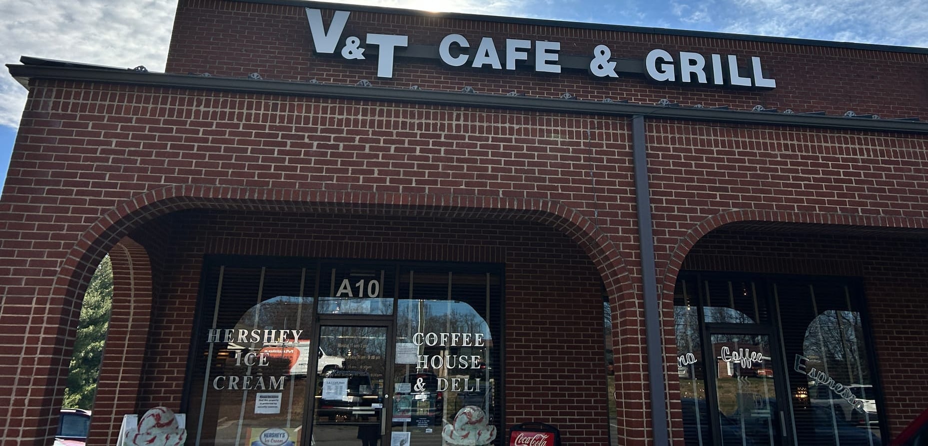 Undercover Diner Visits V&T Cafe